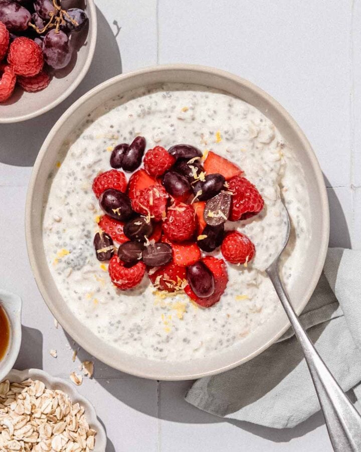 Overnight Oats with Yogurt and Chia Seeds - Wholefood Soulfood Kitchen